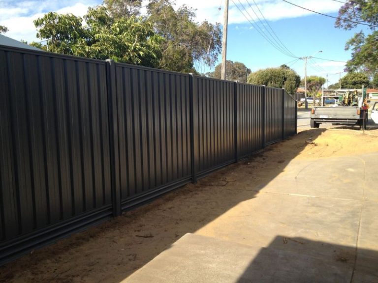 Fencing Contractors Perth, Colourbond Fencing And Gates in Perth ...